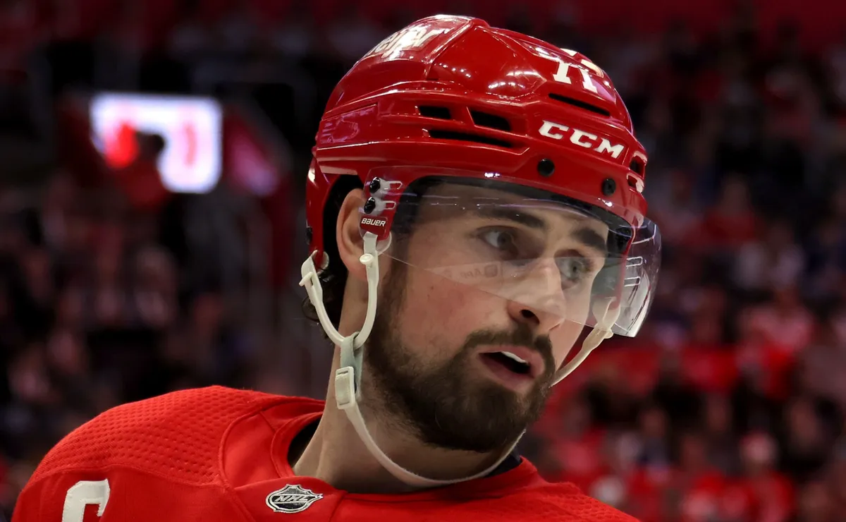 NY Rangers left out of Dylan Larkin's trade list for Red Wings despite ...