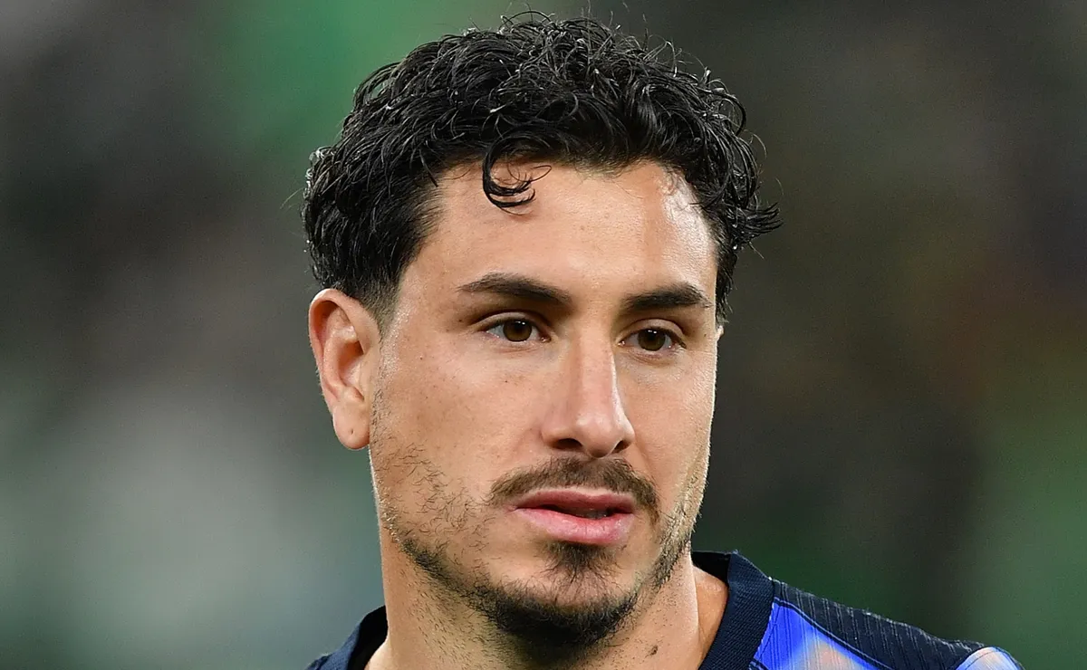 Why isn't Jose Maria Gimenez starting today for Uruguay vs Cape Verde ...