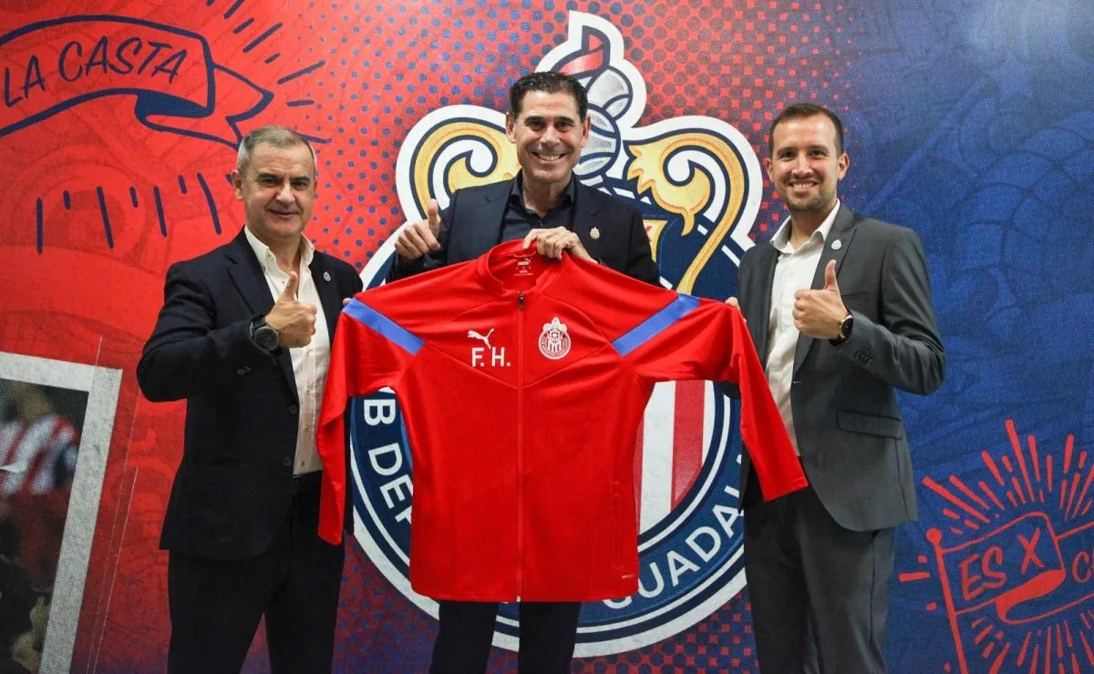 Óscar Whalley, Leonardo Sepúlveda y Daniel Aguirre saldrían de Chivas