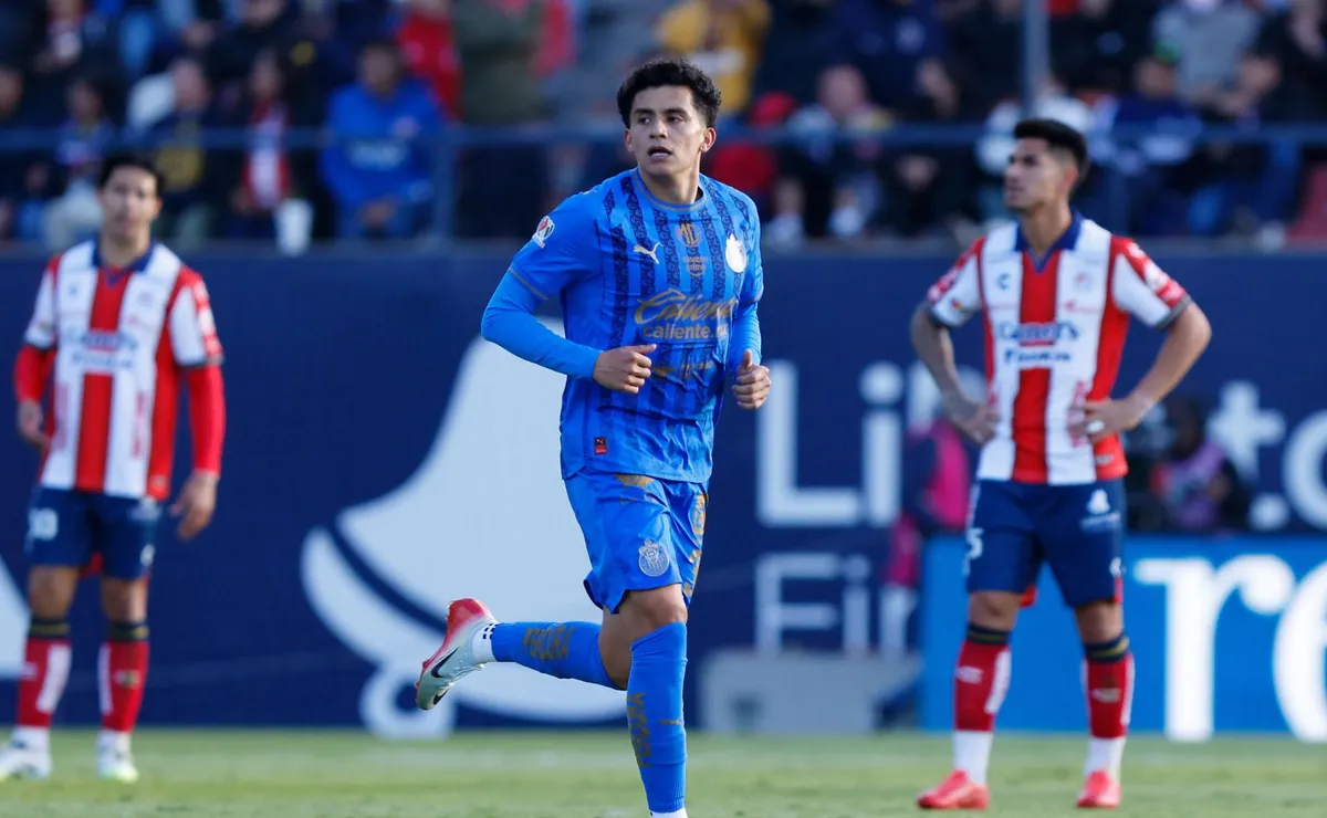 Impresionante toma desde cancha del golazo de Ledezma vs. San Luis