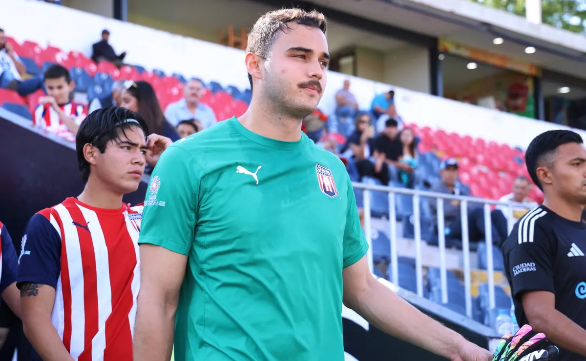 Eduardo García volvió a jugar con el Tapatío y tuvo un error importante