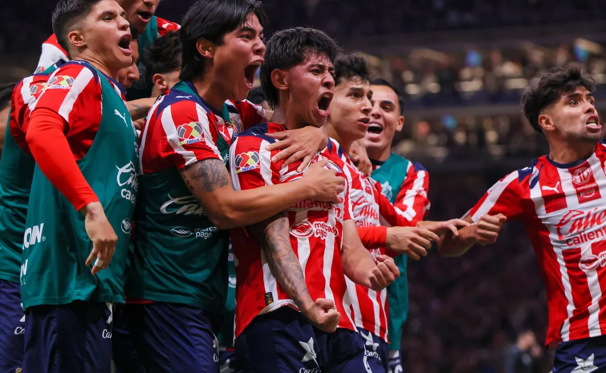 La zona del campo que Chivas reforzaría primero para el Apertura 2026