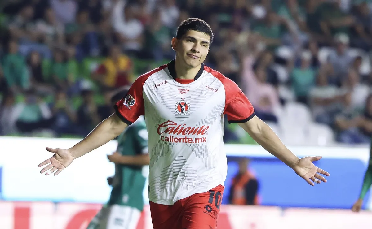 César Luis Merlo confirma que Kevin Castañeda está muy cerca de Chivas