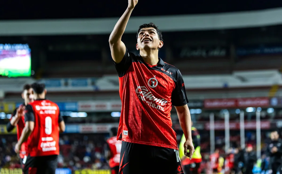 Kevin Castañeda ilusiona a Chivas: los números que respaldan su fichaje