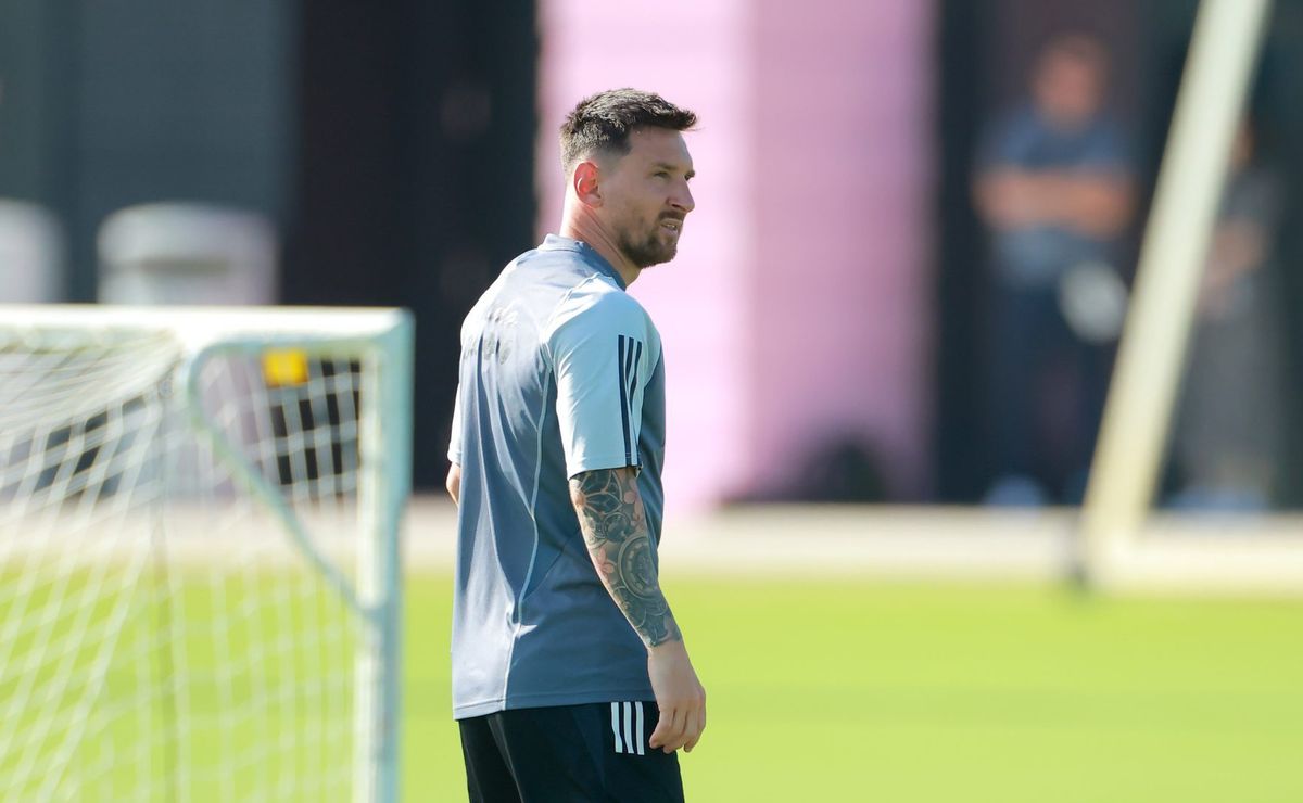 Jugadores de Cruz Azul: más pendientes de la playera de Messi que de ...