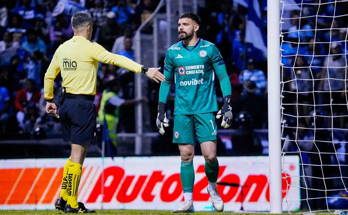 El Curro Hernández y el Gato Ortiz podrían no pitar más a Cruz Azul