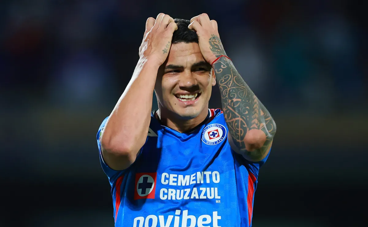 La polémica postura de Cruz Azul con la renovación de Gabriel Fernández
