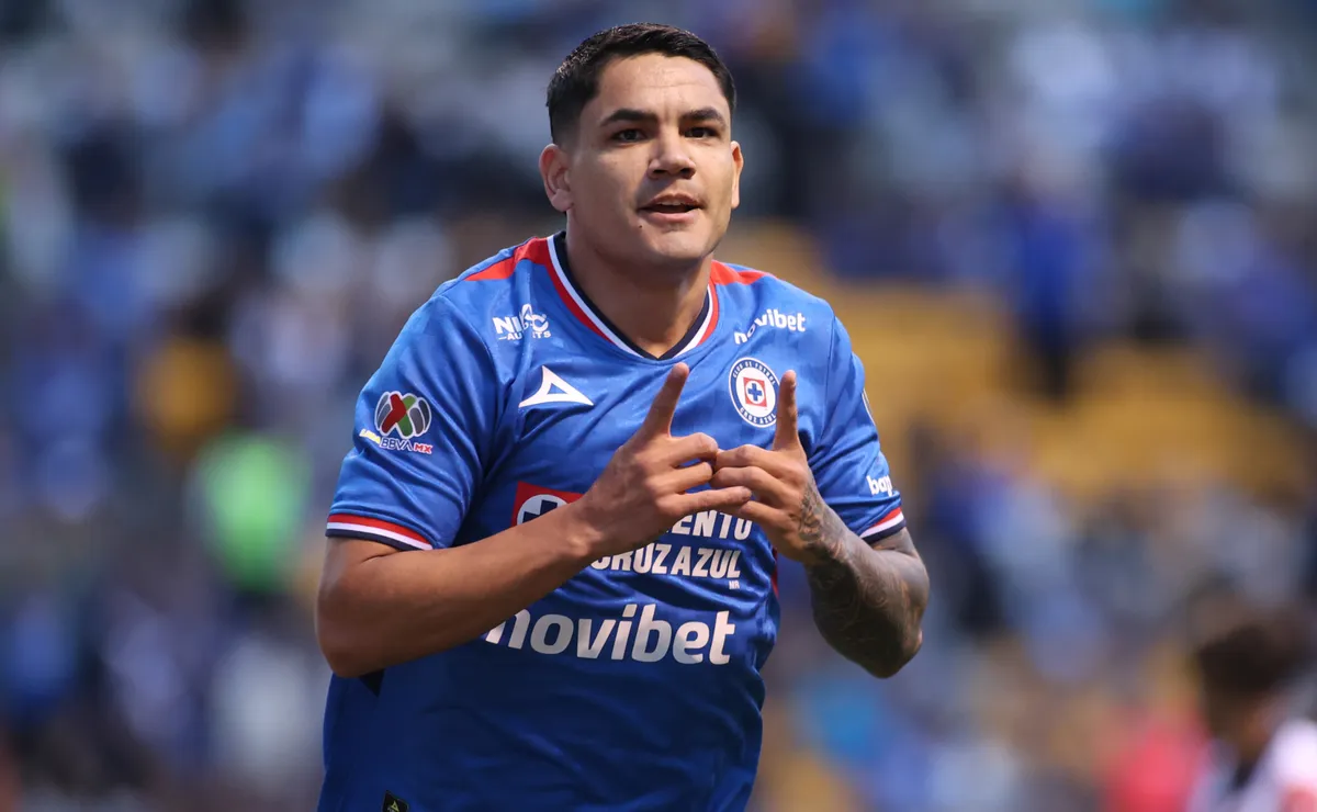 El ultimátum que Cruz Azul le habría puesto a Toro Fernández