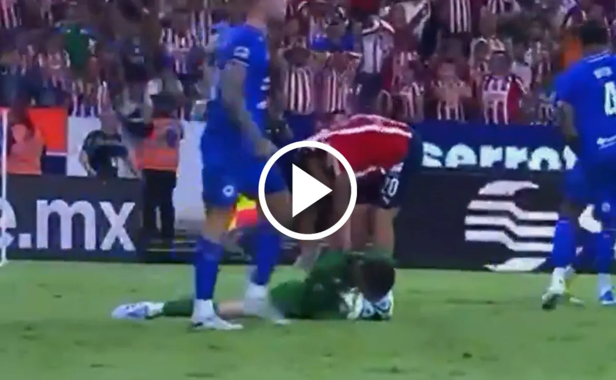 ¡Valió como un gol! La increíble doble atajada de Kevin Mier para ...