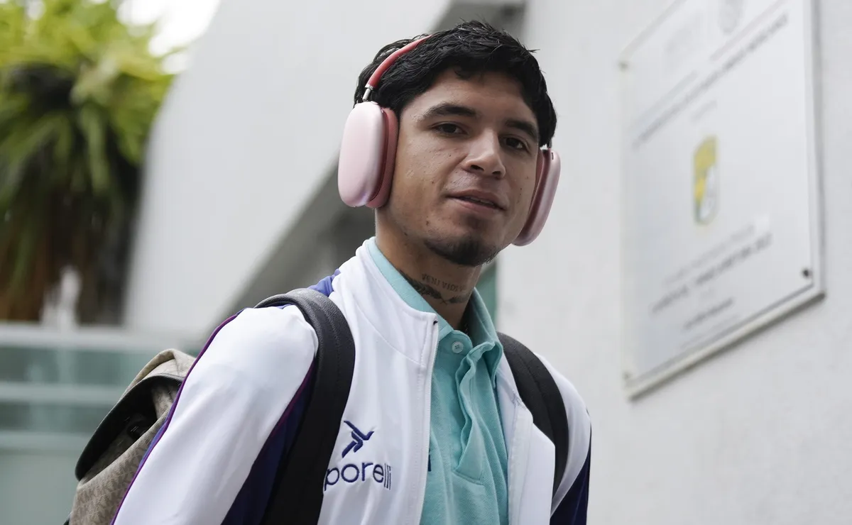Javier Suárez se quedaría como refuerzo en Cruz Azul: Huiqui clave
