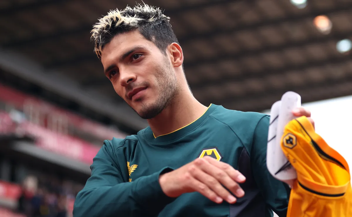 El detalle oculto en el contrato de Raúl Jiménez con Wolverhampton que ...