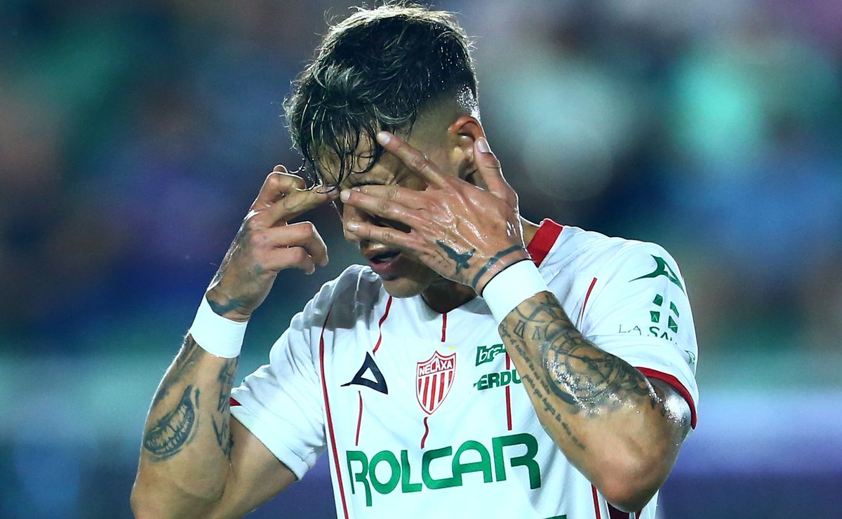 Cristian Calderón con América: El misterio por el que no se le ha visto