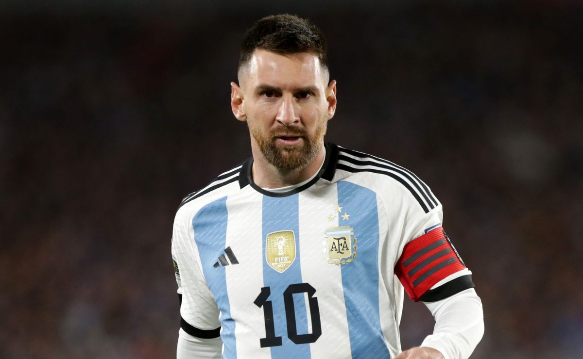Lo confirmó Gastón Edul: Messi no sale de titular ante Bolivia ...