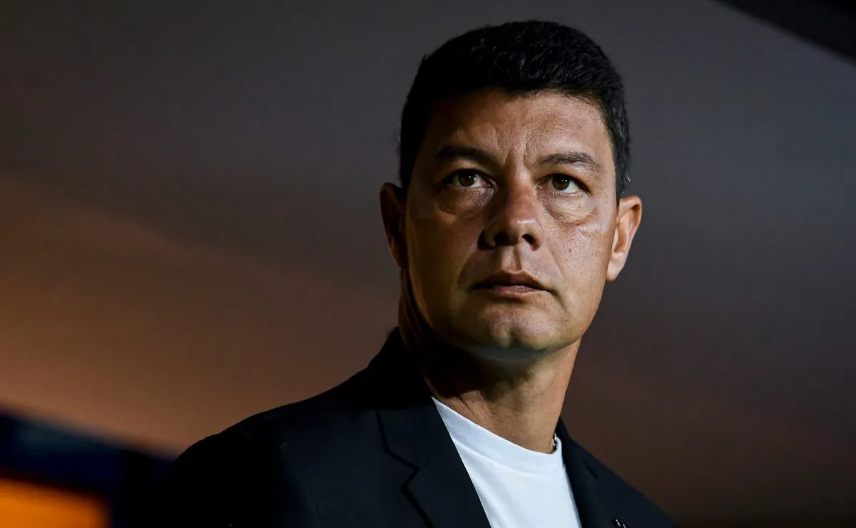 Battaglia volvió a apuntar contra Riquelme y reveló que le sugirieron ...