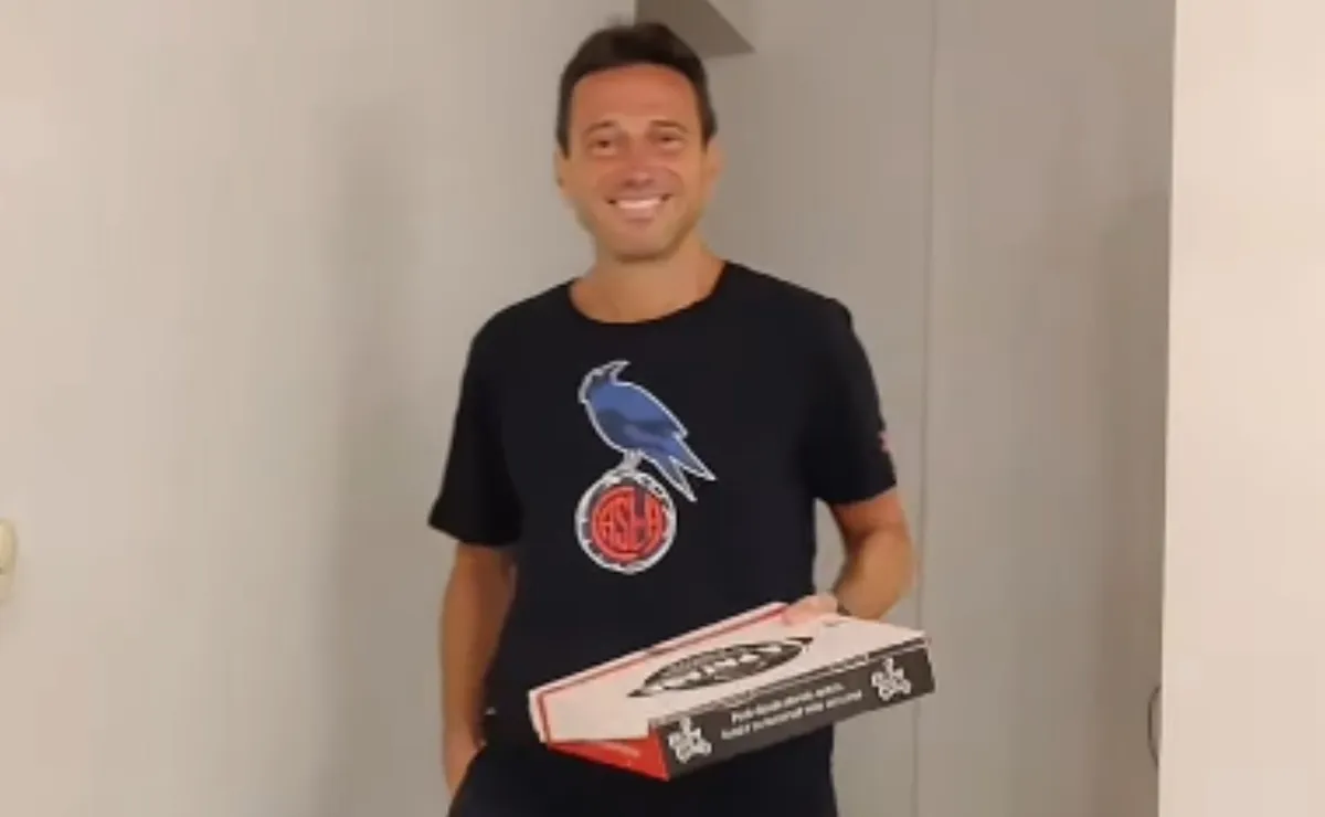 Entre picada y PlayStation, la polémica reaparición de Moretti tras ser ...