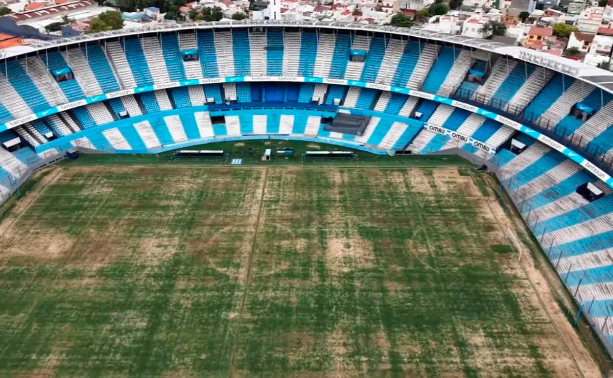 Por qué la cancha de Racing tiene el pasto en mal estado - Bolavip ...