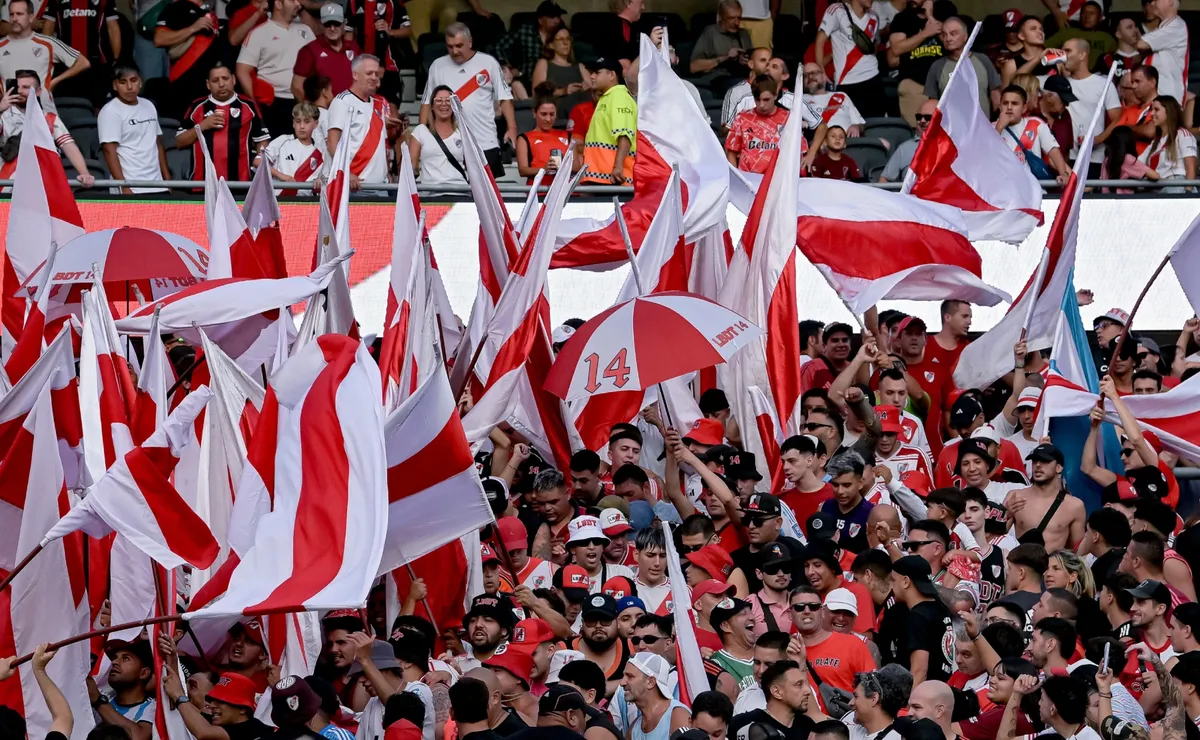Fue candidato a presidente de River y pidió que se insulte a los ...