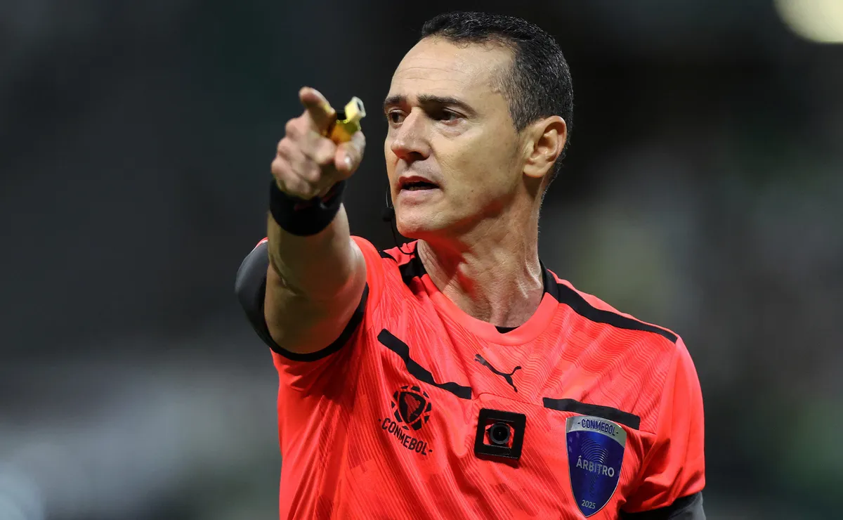 Conmebol designó al árbitro de Bragantino vs. River por la Copa ...