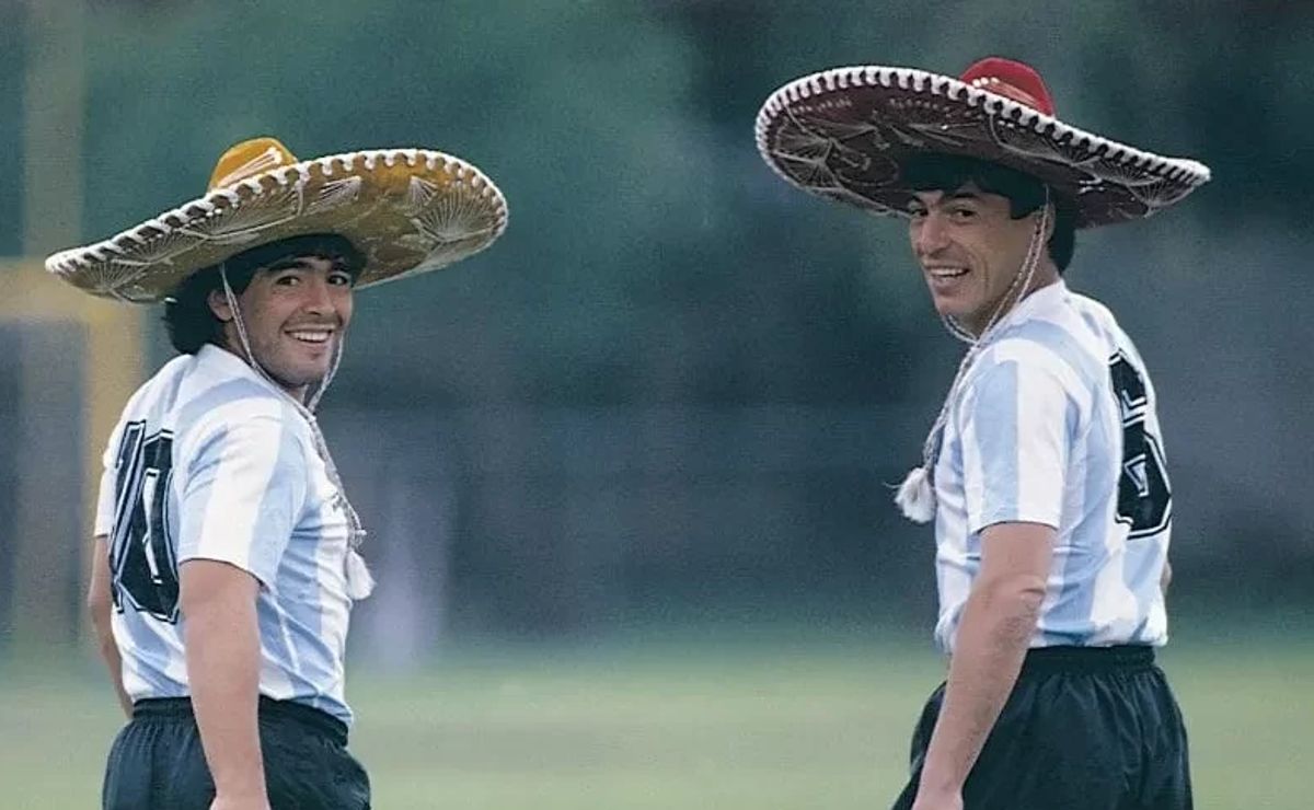 Un virus, las peleas con Maradona y Bilardo y un bicampeón que no pisó ...