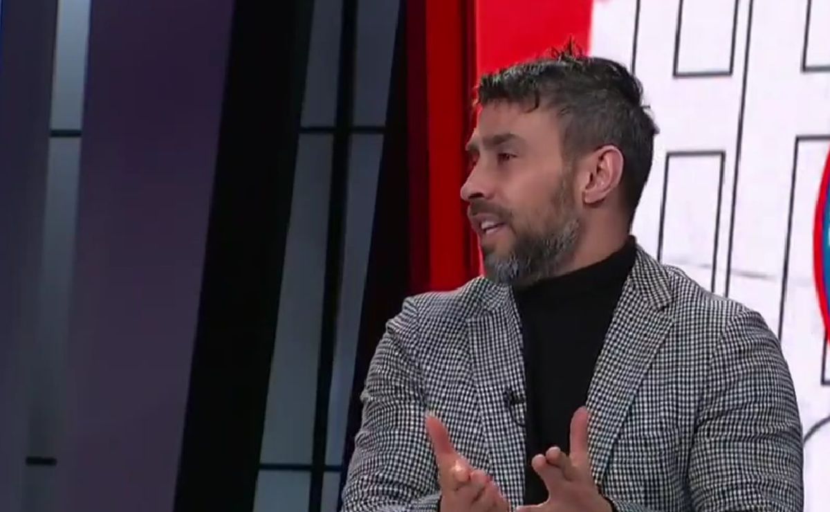 Jorge Valdivia celebra en vivo y en directo el gol de Javier Correa a la UC