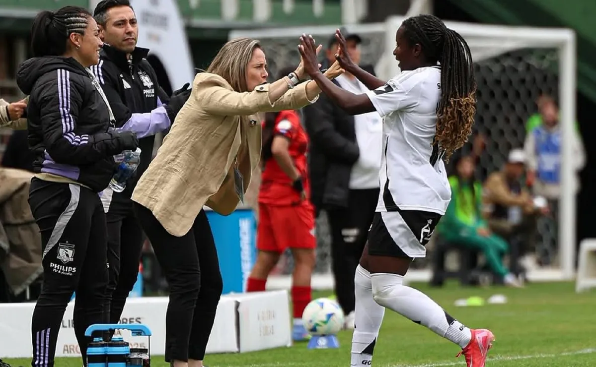 Mary Valencia la heroína: Colo Colo femenino avanza a semifinales de ...