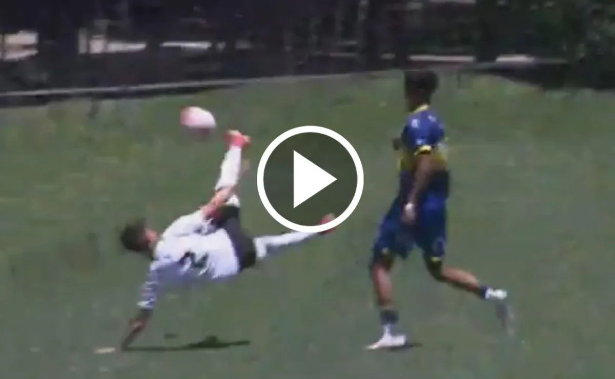 VIDEO: Juvenil de Colo Colo anota un golazo de media chilena digno del ...