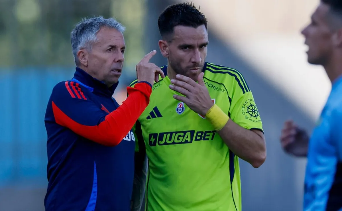 El camarín de la U rompe el silencio por el futuro de Álvarez: revelan ...