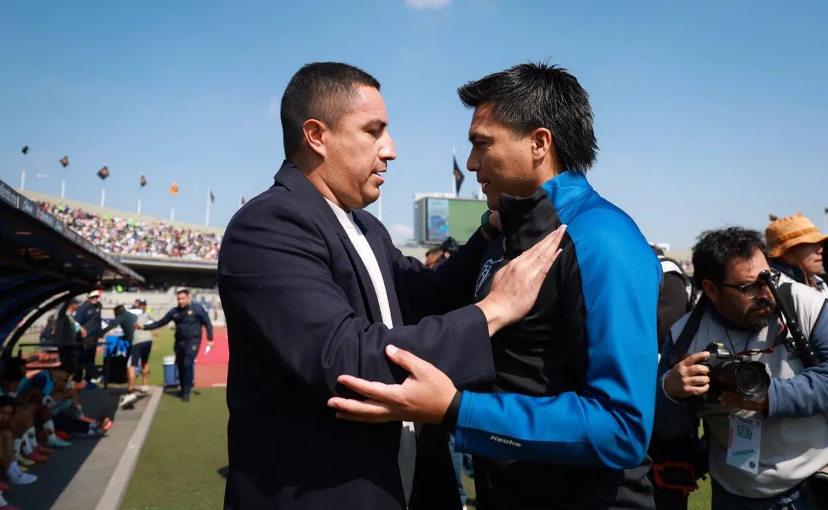 Debutó Esteban González como nuevo técnico del Querétaro