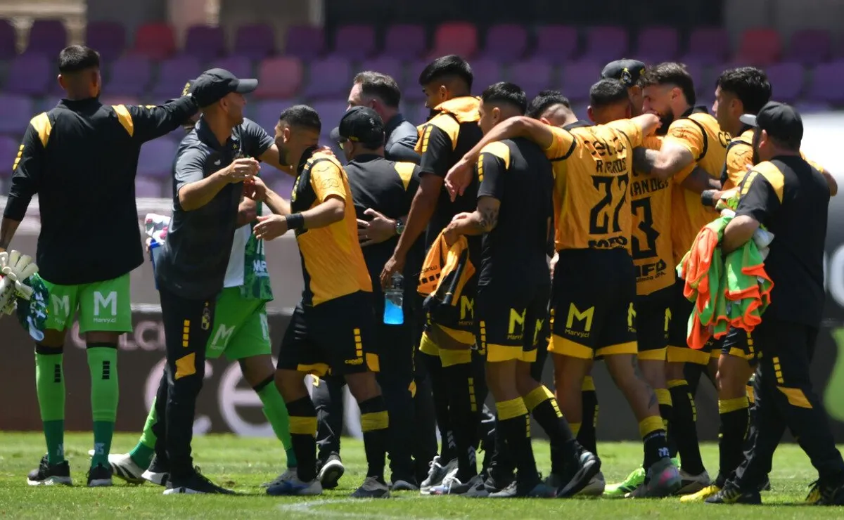 Feroz termeo de Coquimbo: el mensaje que dejaron en el camarín ...