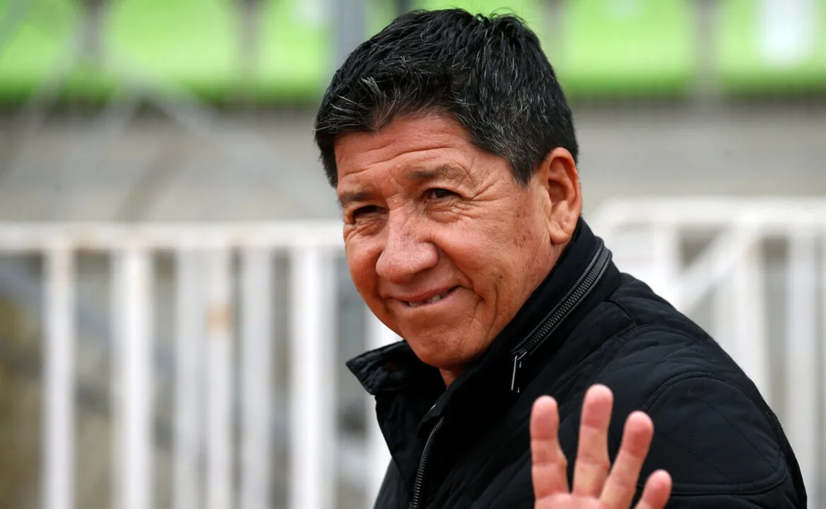 Pillo Vera ácido con figura alba: "No ha dado el ancho en Colo Colo"