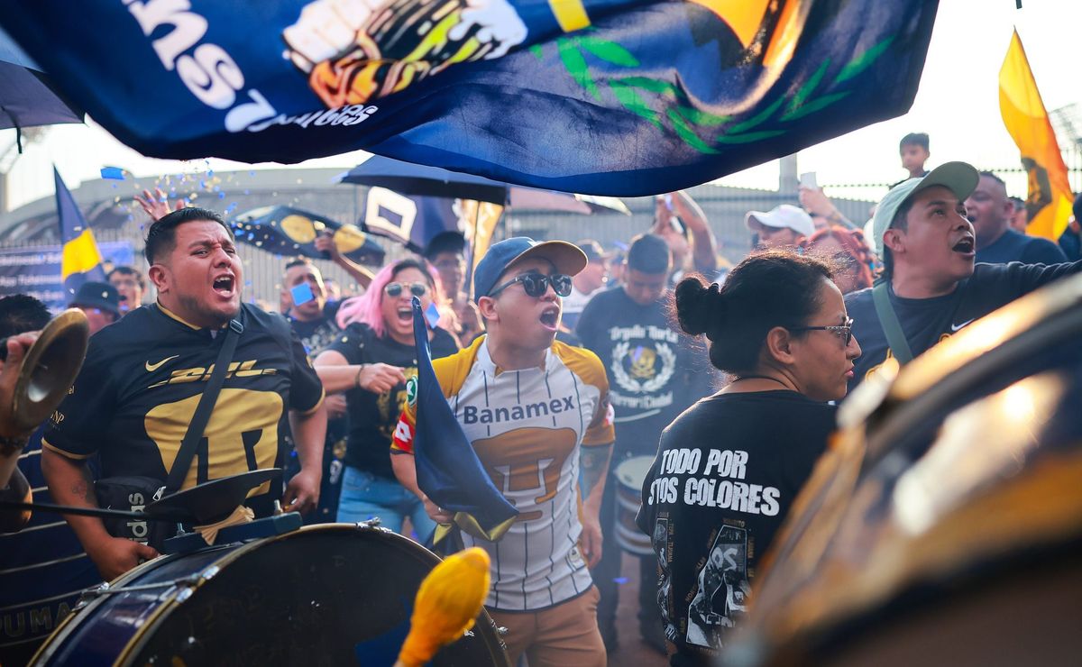 Porras de Pumas UNAM: letras completas de las canciones de La Rebel de ...