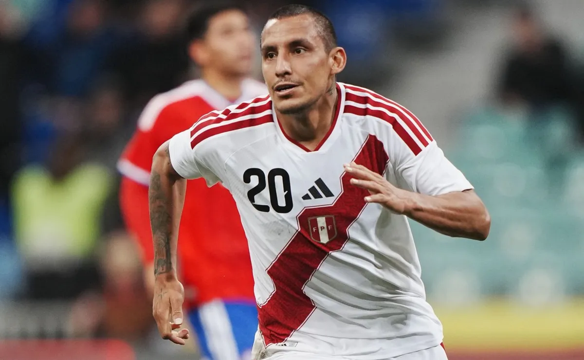 Álex Valera fue desconvocado de la Selección Peruana por lesión