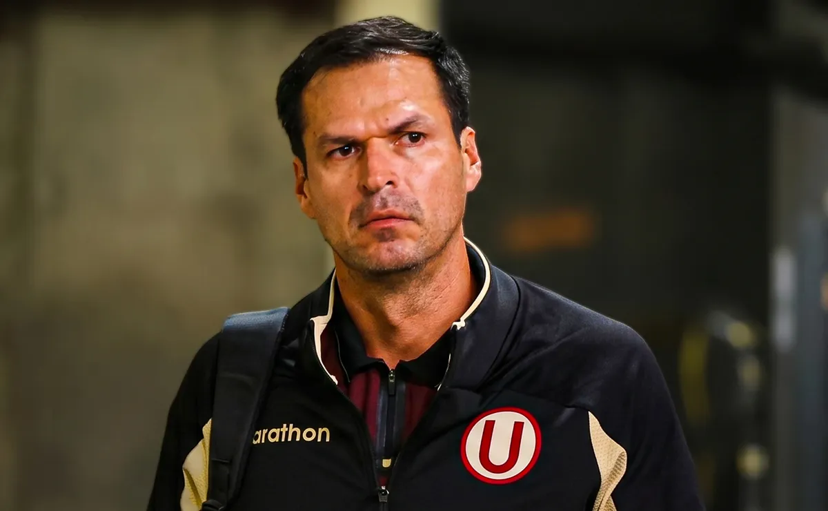 Universitario tomó una decisión sobre Jorge Araujo tras perder ante ...