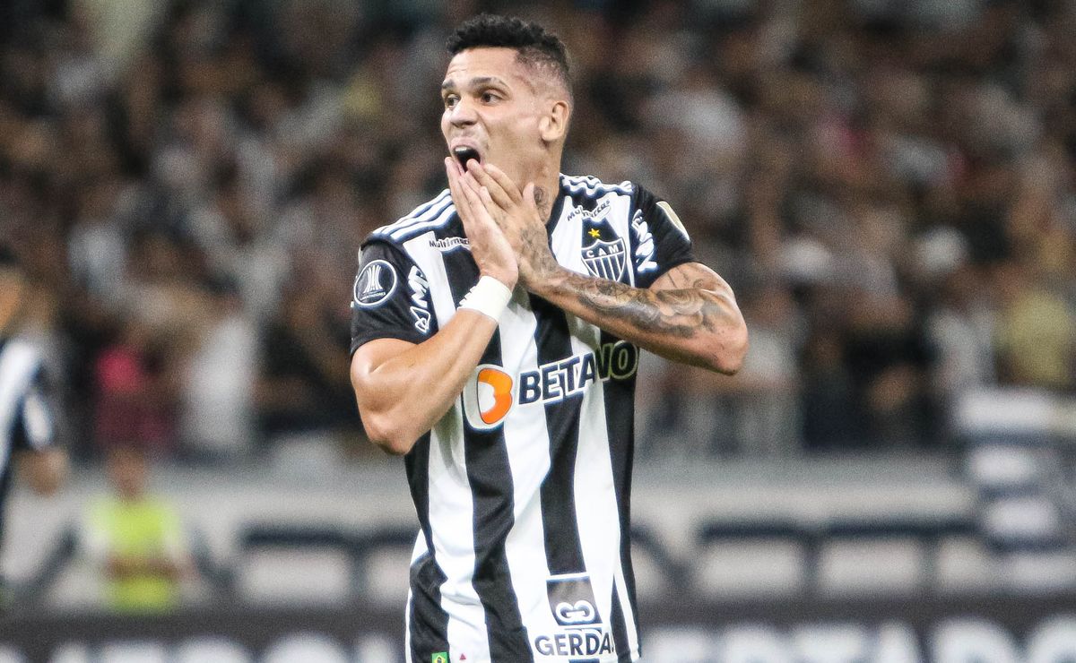 Paulinho fala sobre momento marcante do Fluminense na Libertadores