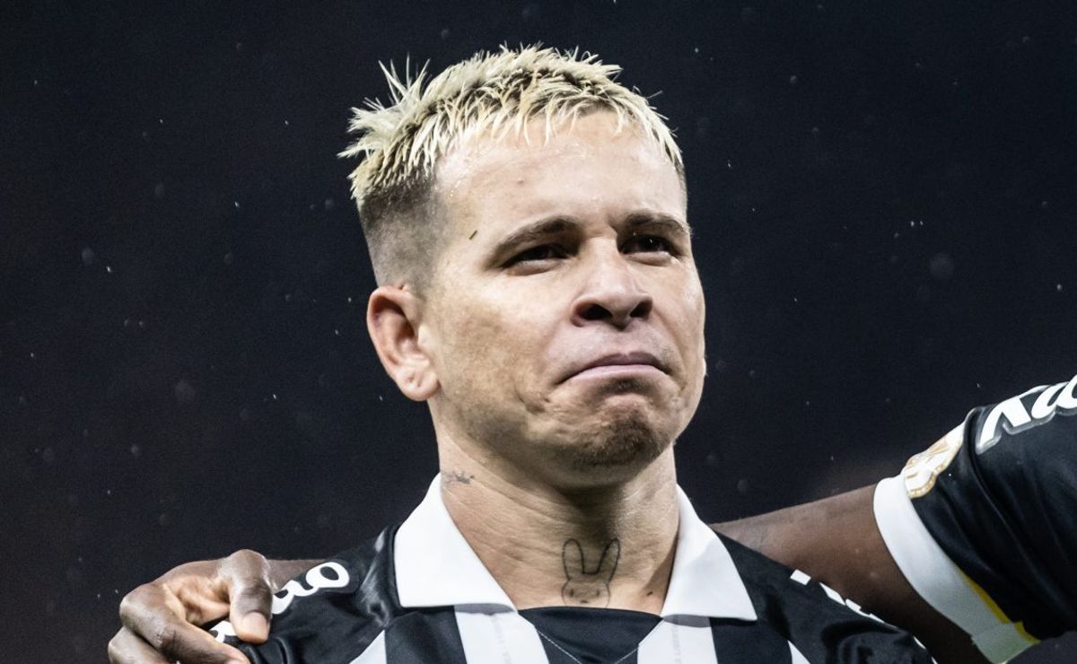 "Faz o procedimento aí, do tiro de meta"; Corinthians recebe áudio do ...