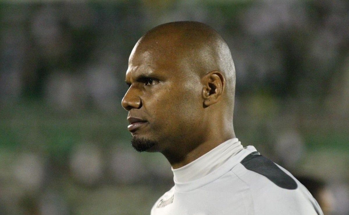 Jefferson manda aviso para John não usar clube como trampolim