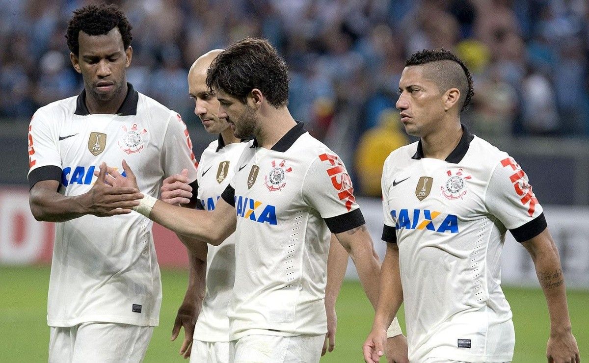Agora no rival, Pato relembra pênalti perdido e cria muita polêmica ao ...