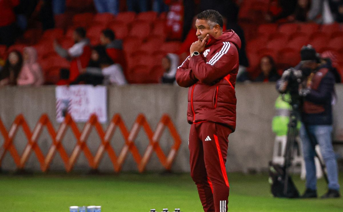 Roger Machado possui novidades e define equipe titular do Internacional