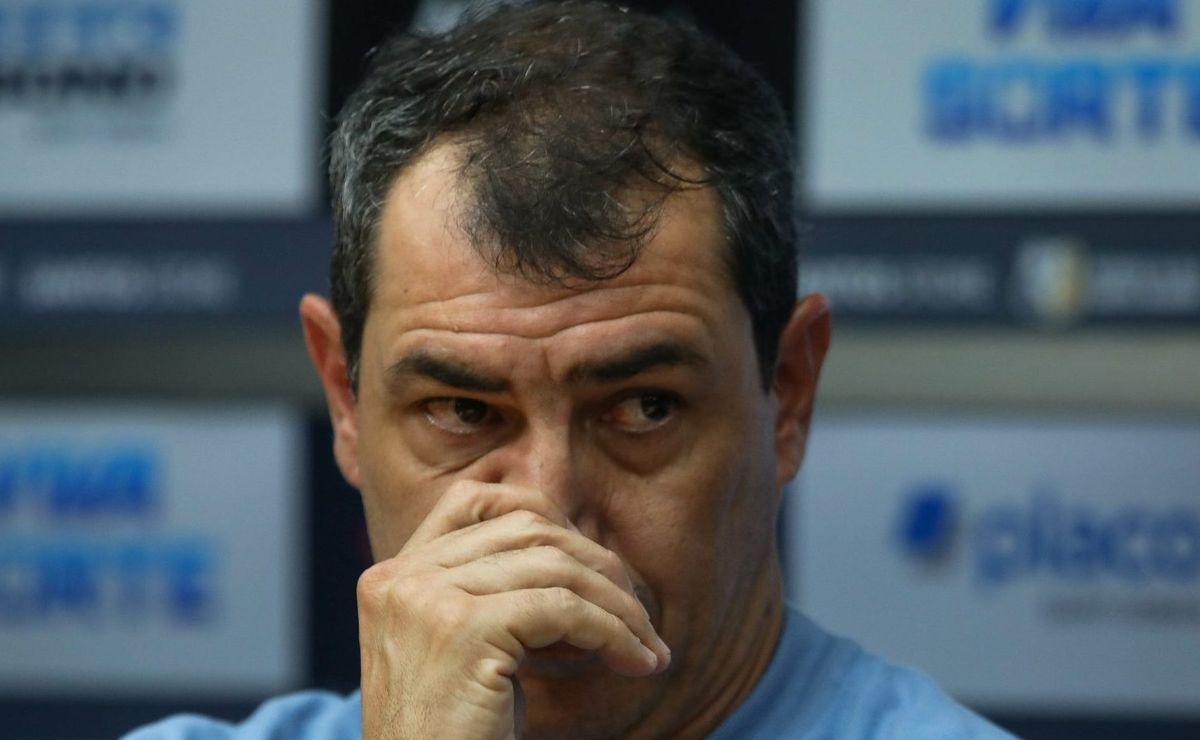 Carille deixa Yusupha Njie e Billy Arce de fora de Santos x Ceará