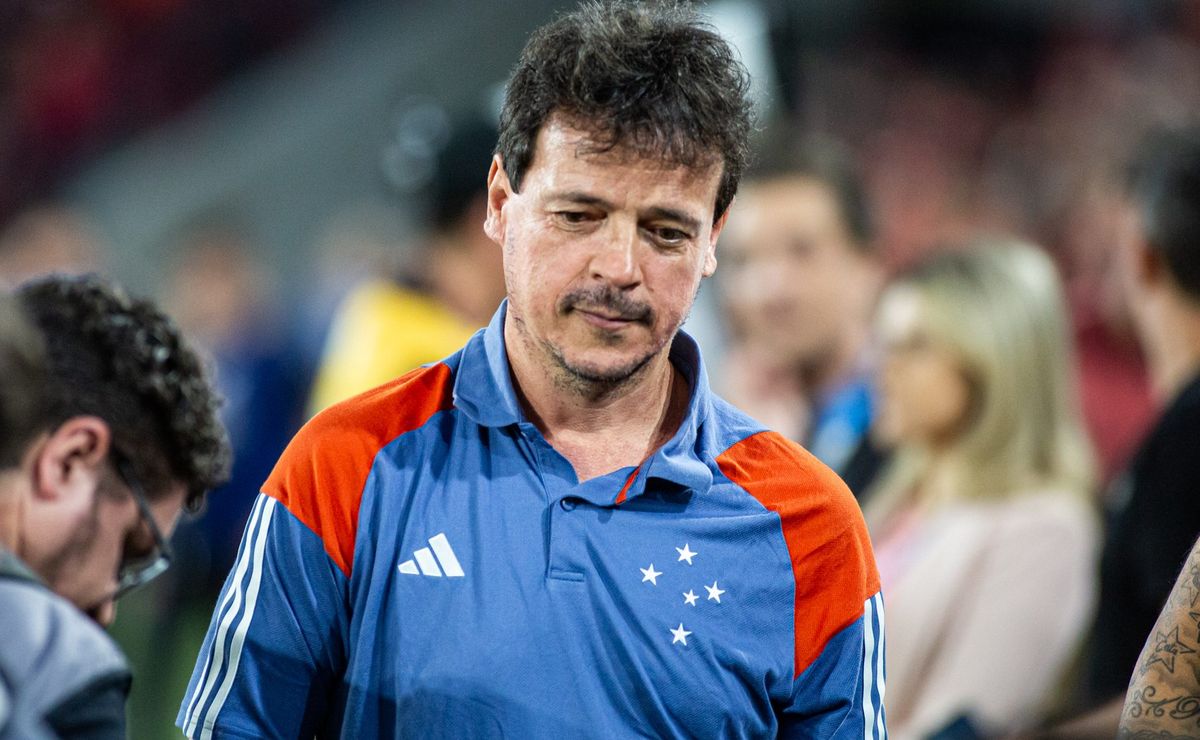 Palmeiras disputa Ronier com Cruzeiro de Fernando Diniz