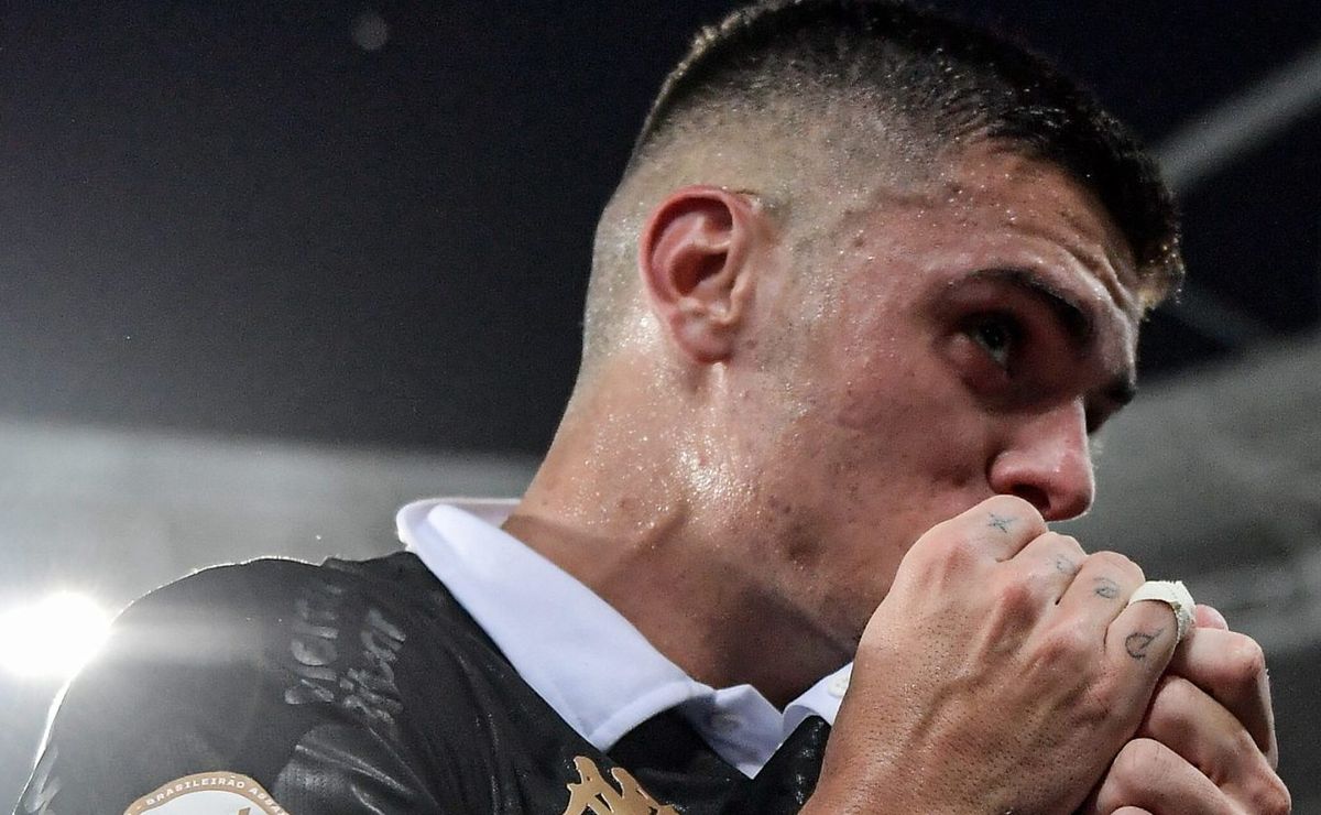 Gabriel Pec confirma que vai voltar ao Vasco