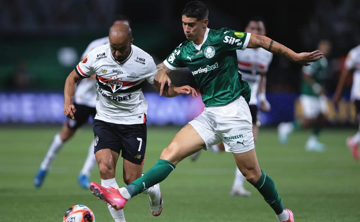 Palmeiras bate São Paulo em Choque-Rei polêmico no Paulistão
