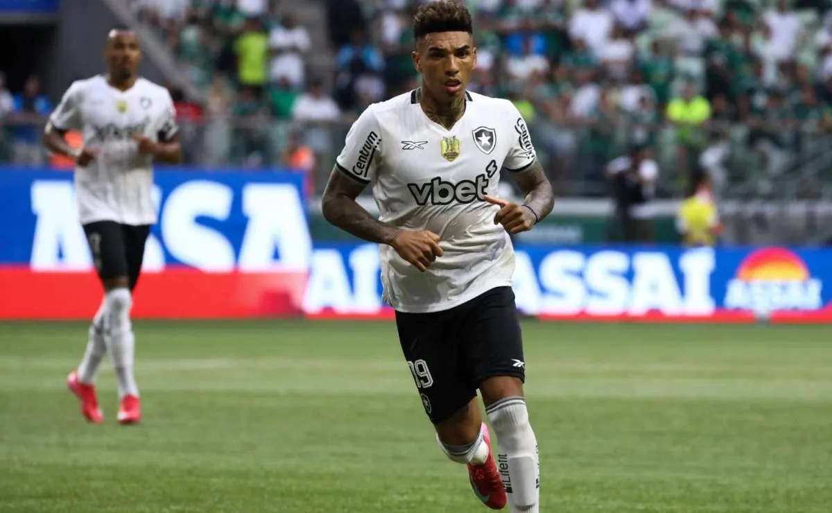 Estreia do uniforme quatro do Botafogo acontece neste sábado