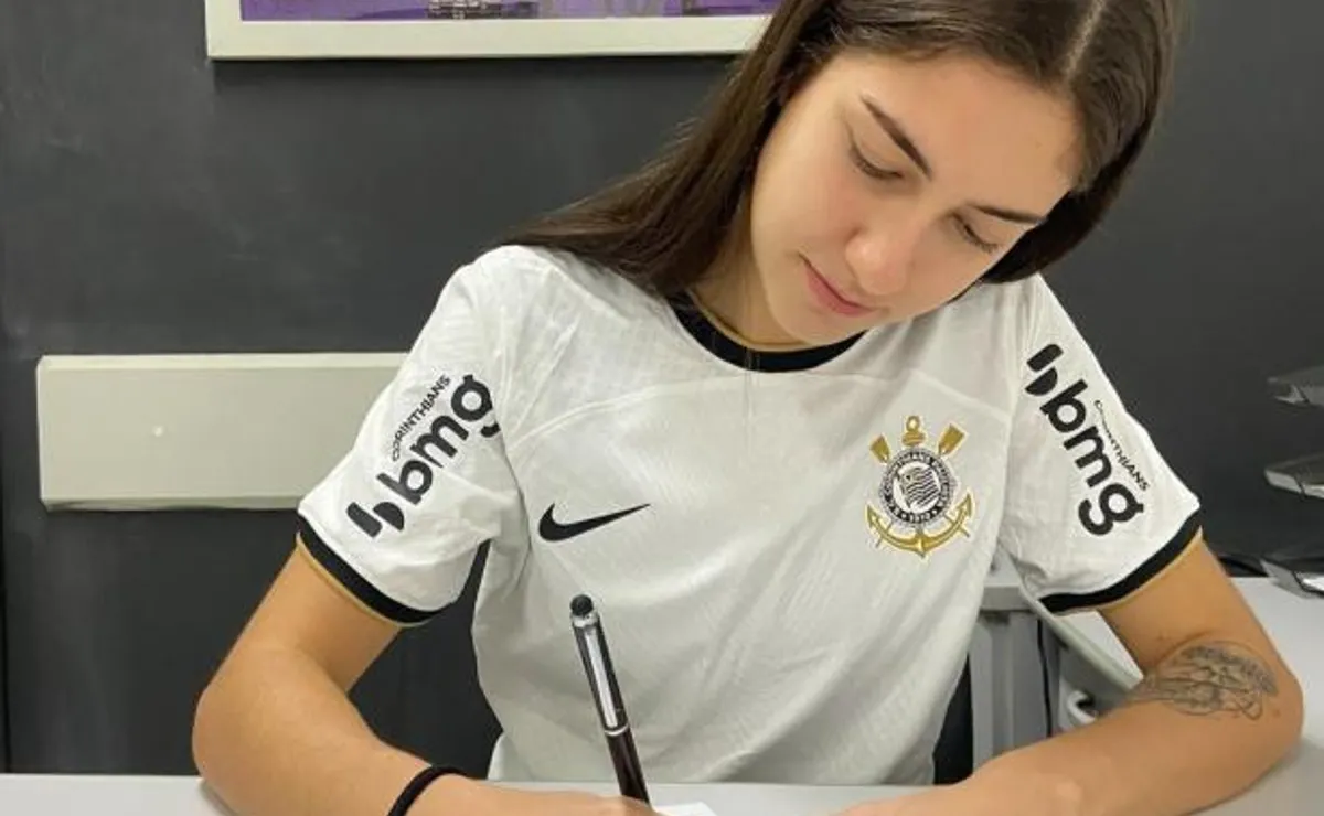 Corinthians acerta com Laura Garcia para a base feminina