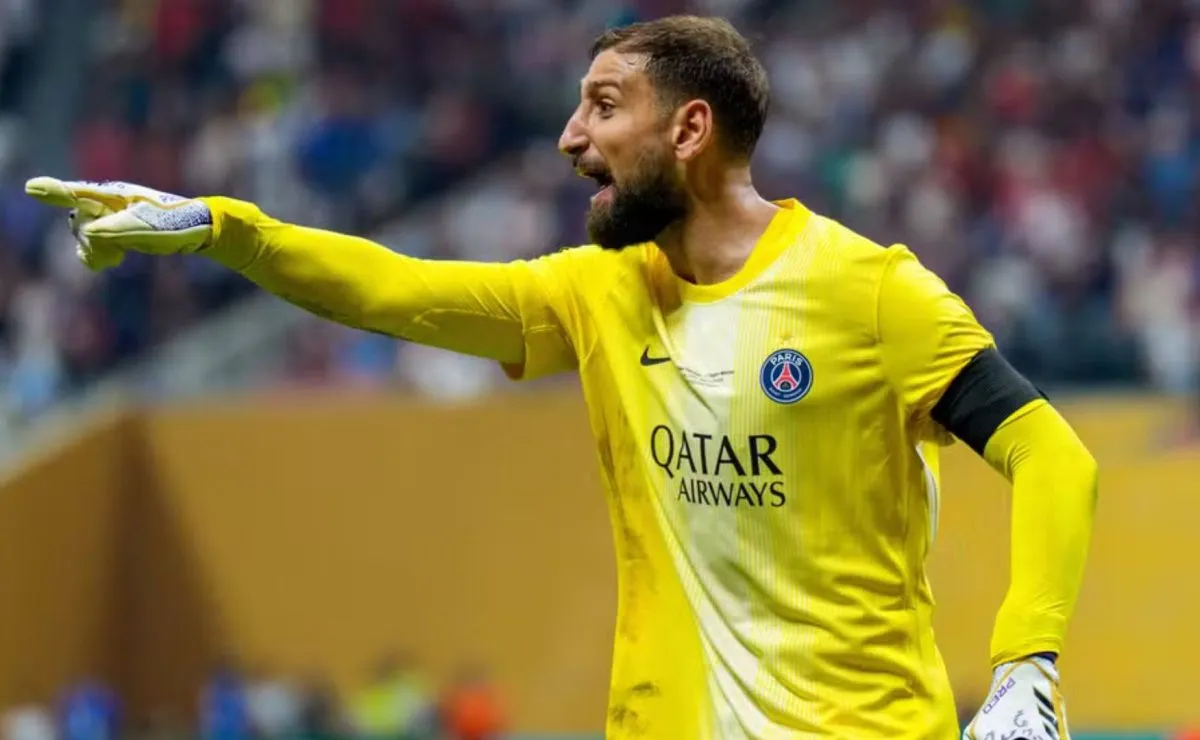 Chelsea surge como principal interessado em Donnarumma, do PSG