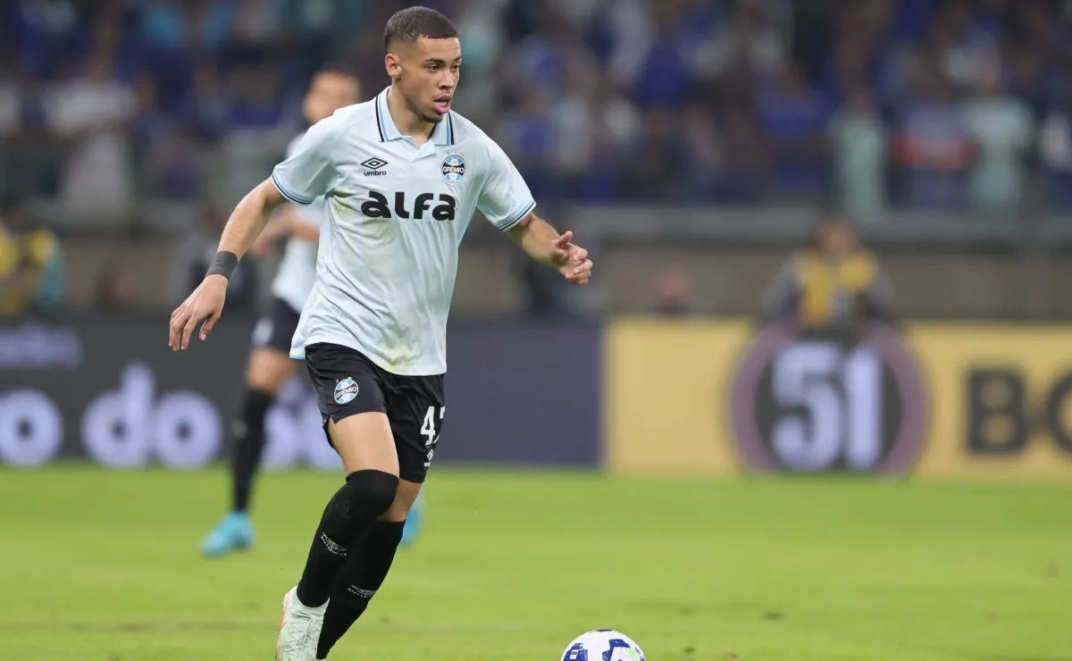 Alysson se destaca em derrota do Grêmio na Sul-Americana