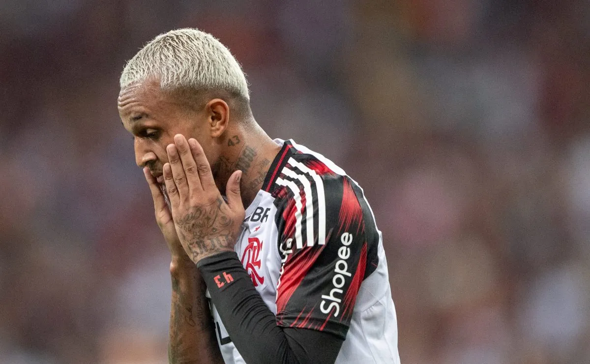 Wesley, ex-Flamengo, é criticado por jornal após amistoso pela Roma