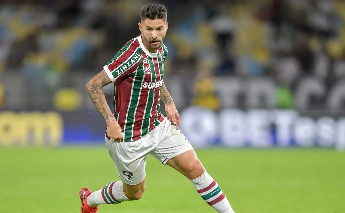 Everaldo lidera ranking de finalizações no Fluminense