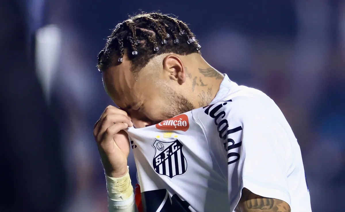 Neymar sofre lesão e reação dos torcedores toma conta da internet