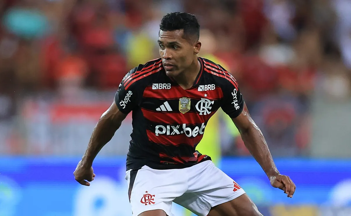 Flamengo confirma lesão de Alex Sandro e vira baixa contra o Grêmio